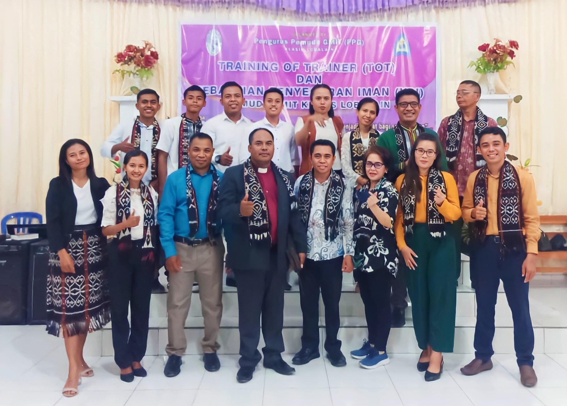 Wujudkan Pemuda Yang Berkompeten, Pengurus Pemuda GMIT Klasis Lobalain ... Wujudkan Pemuda Yang Berkompeten, Pengurus Pemuda GMIT Klasis Lobalain ...