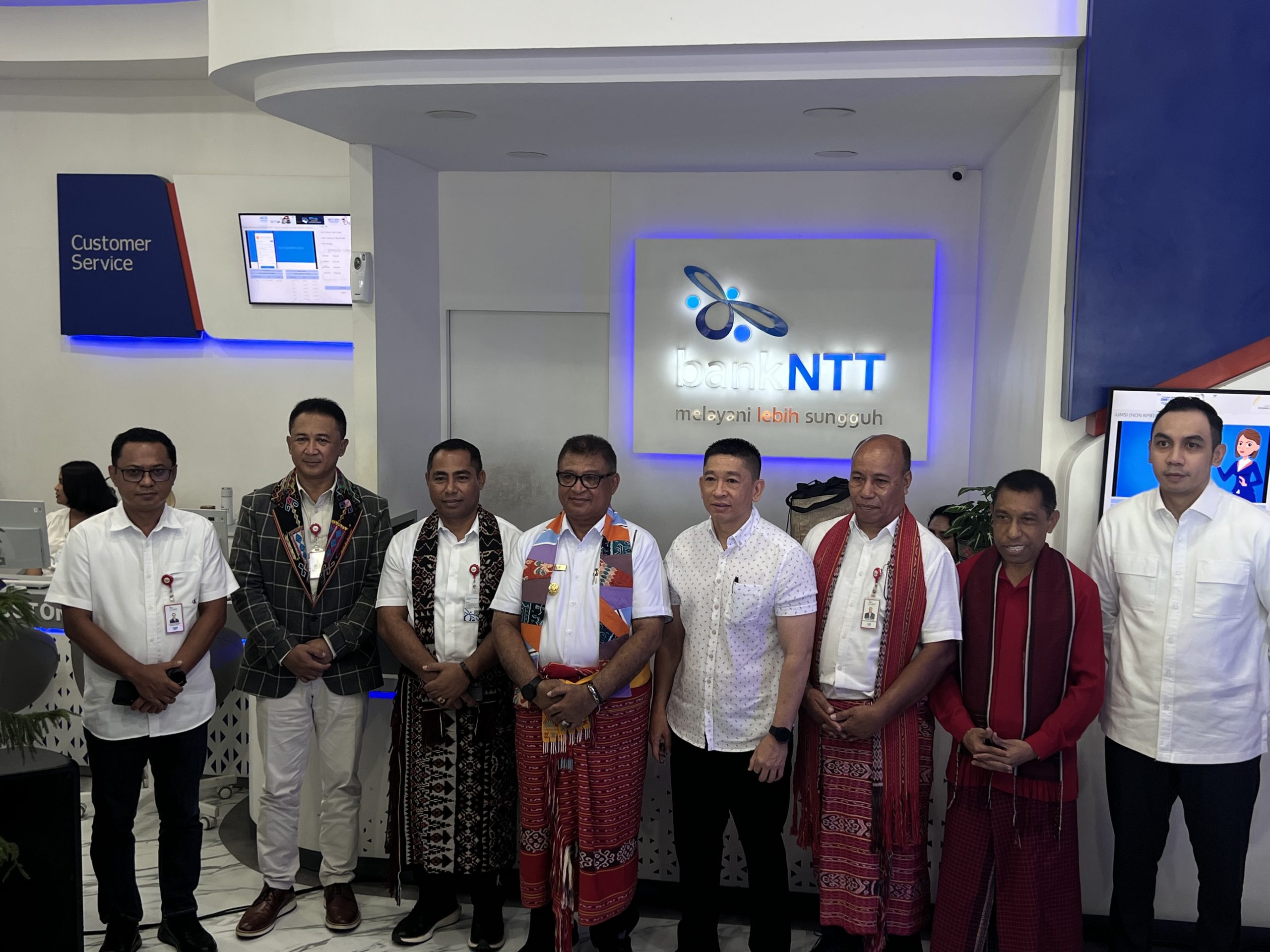 25 Nasabah Bank NTT Resmi Membuka Rekening Tabungan Flobamora Valas – Portal NTT